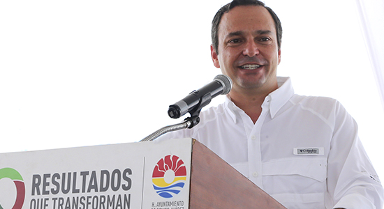 Consul de los Estados Unidos reconoce el trabajo de Paul Carrillo | Cancún Mío