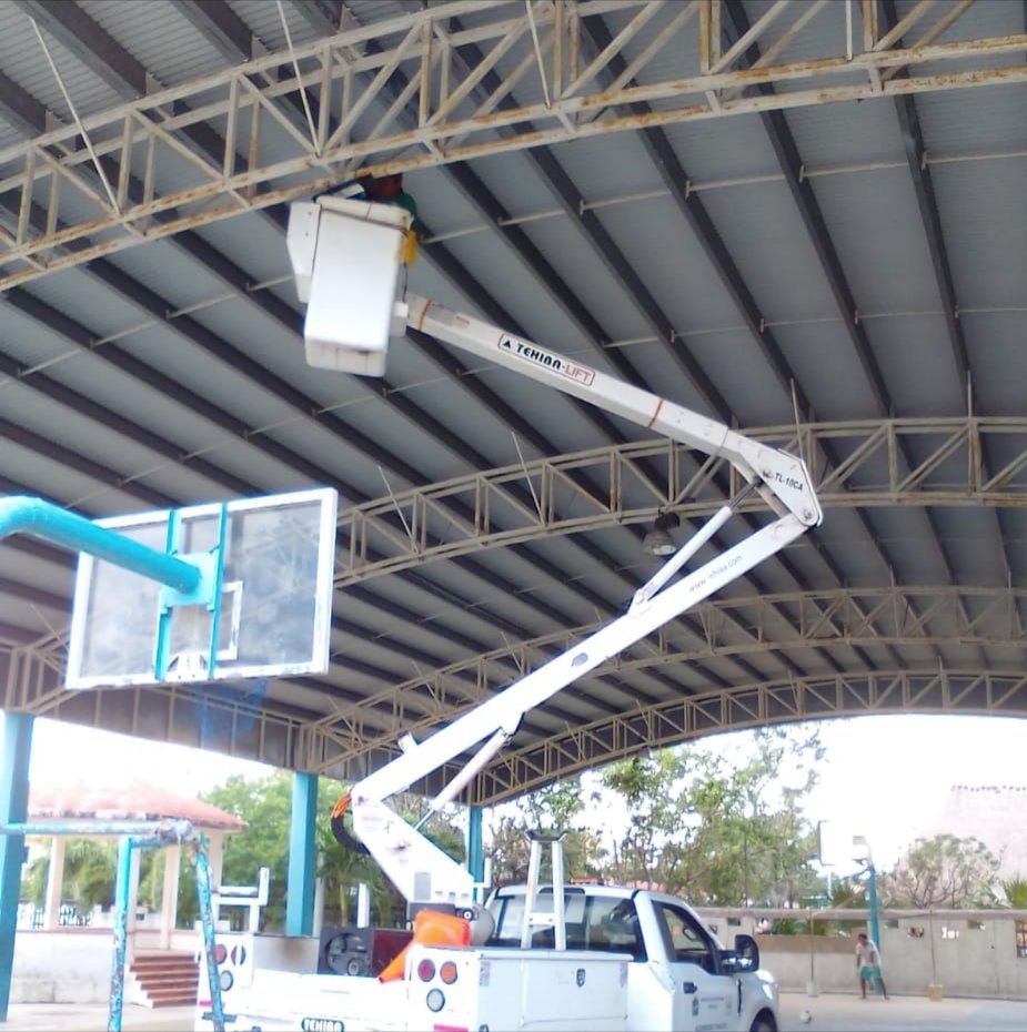 Modernizan alumbrado de domos deportivos en Tulum | Cancún Mío