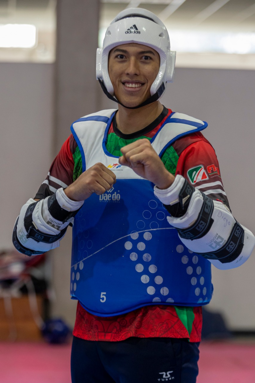 Carlos Sansores listo para competir en el Grand Prix de Taekwondo París ...