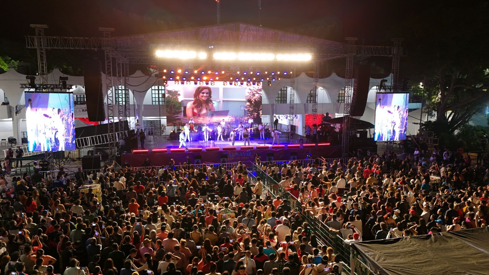 Concluye el Carnaval de Cancún con la presentación de Súper Lamas ...