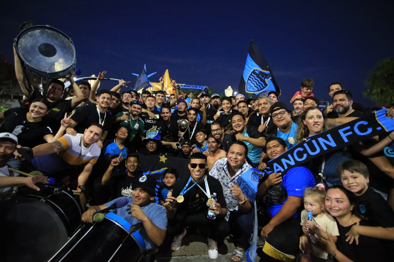 Cancún FC celebra con su afición tras conquistar el título de Campeón ...