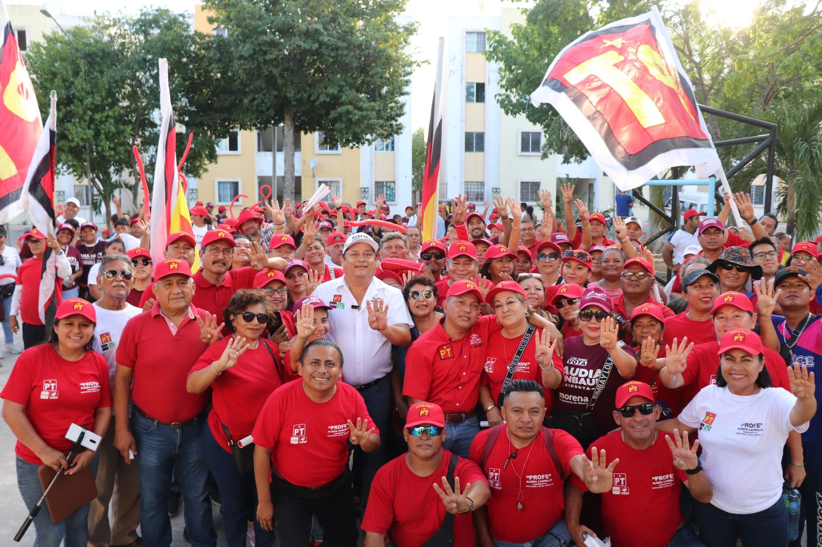 Rubén Carrillo cierra campaña con recorrido en Kuzamil | Cancún Mío