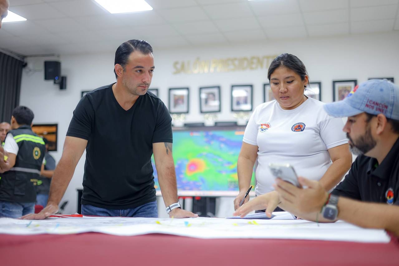 Llaman a cancunenses a mantenerse en resguardo total ante Alerta Roja ...