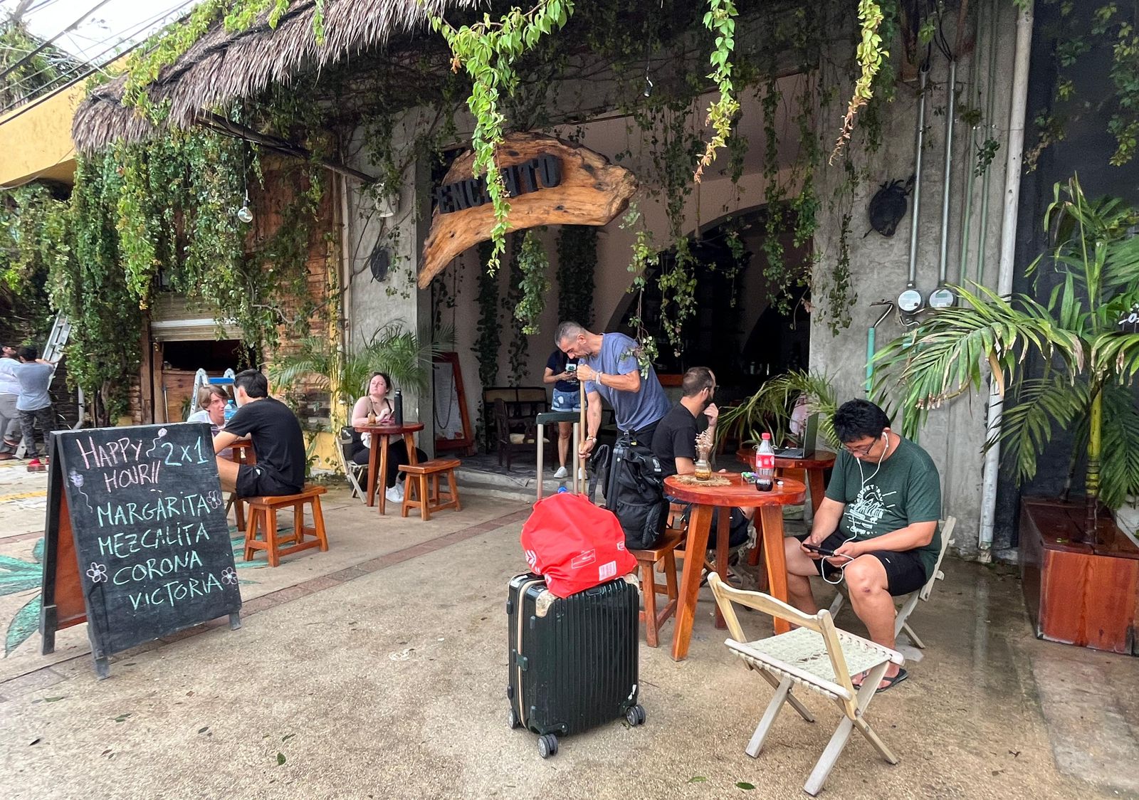 Regresan a la normalidad actividades en Q. Roo tras el paso del huracán ...