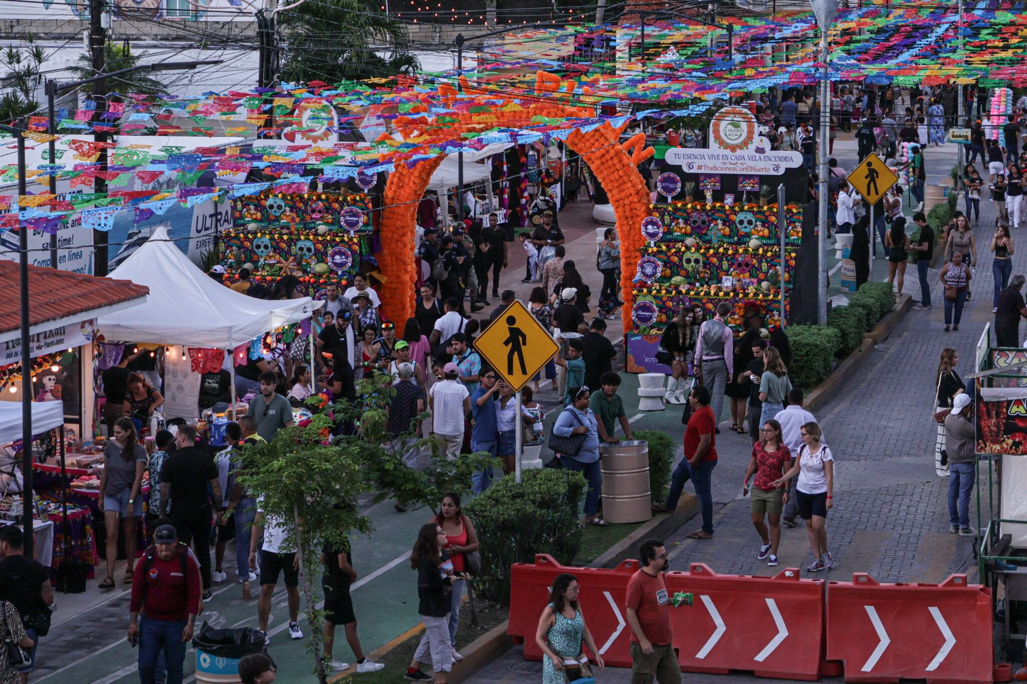 Hanal Pixán en Cancún reúne a 70 mil personas entre tradición