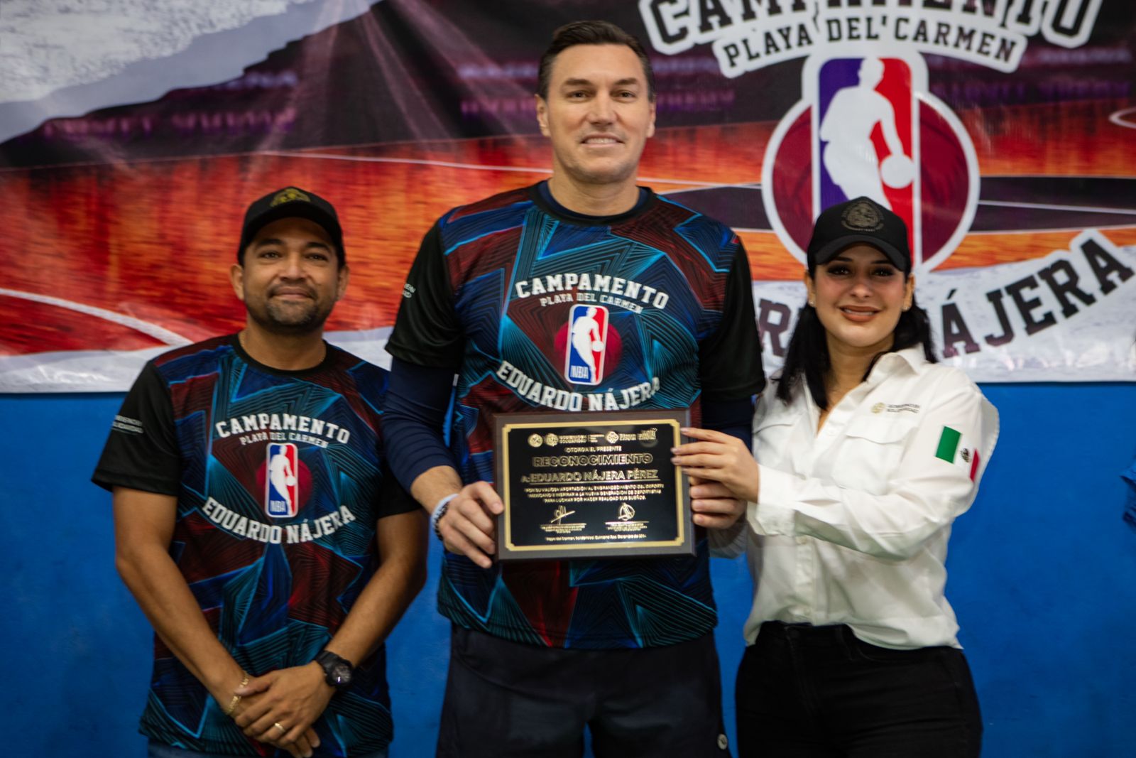 Eduardo Nájera realiza campamento NBA en Playa del Carmen