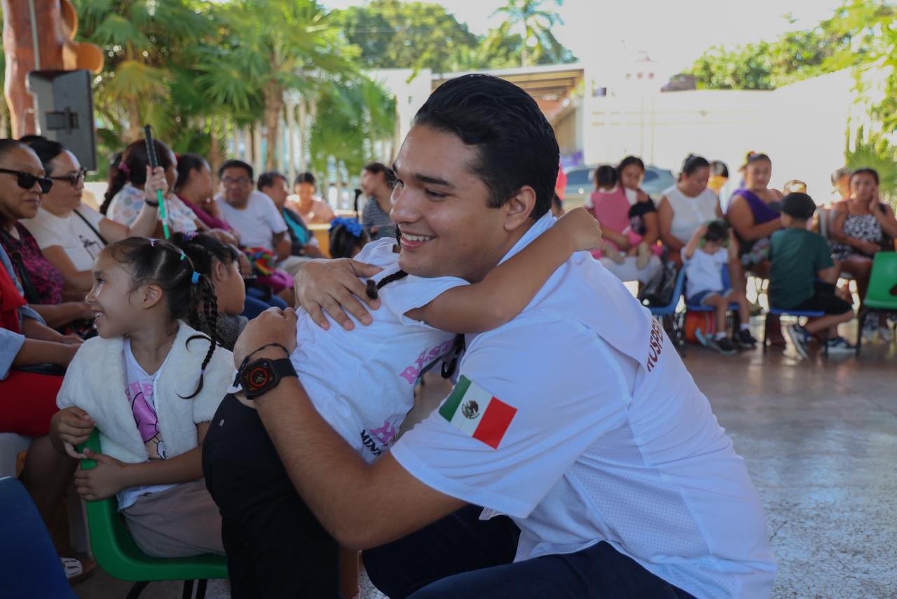 DIF Playa del Carmen celebra Navidad con usuarios del CRIM