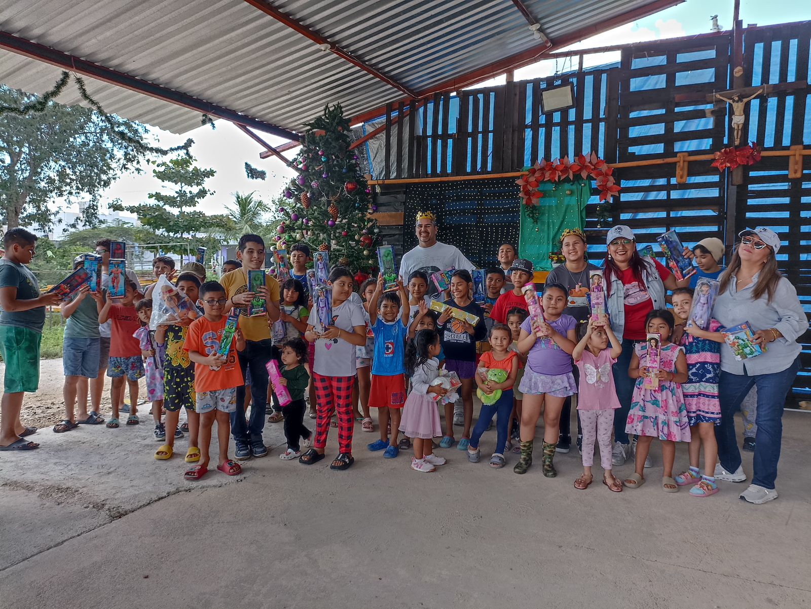 Caravana solidaria de Reyes Magos recorre Cancún