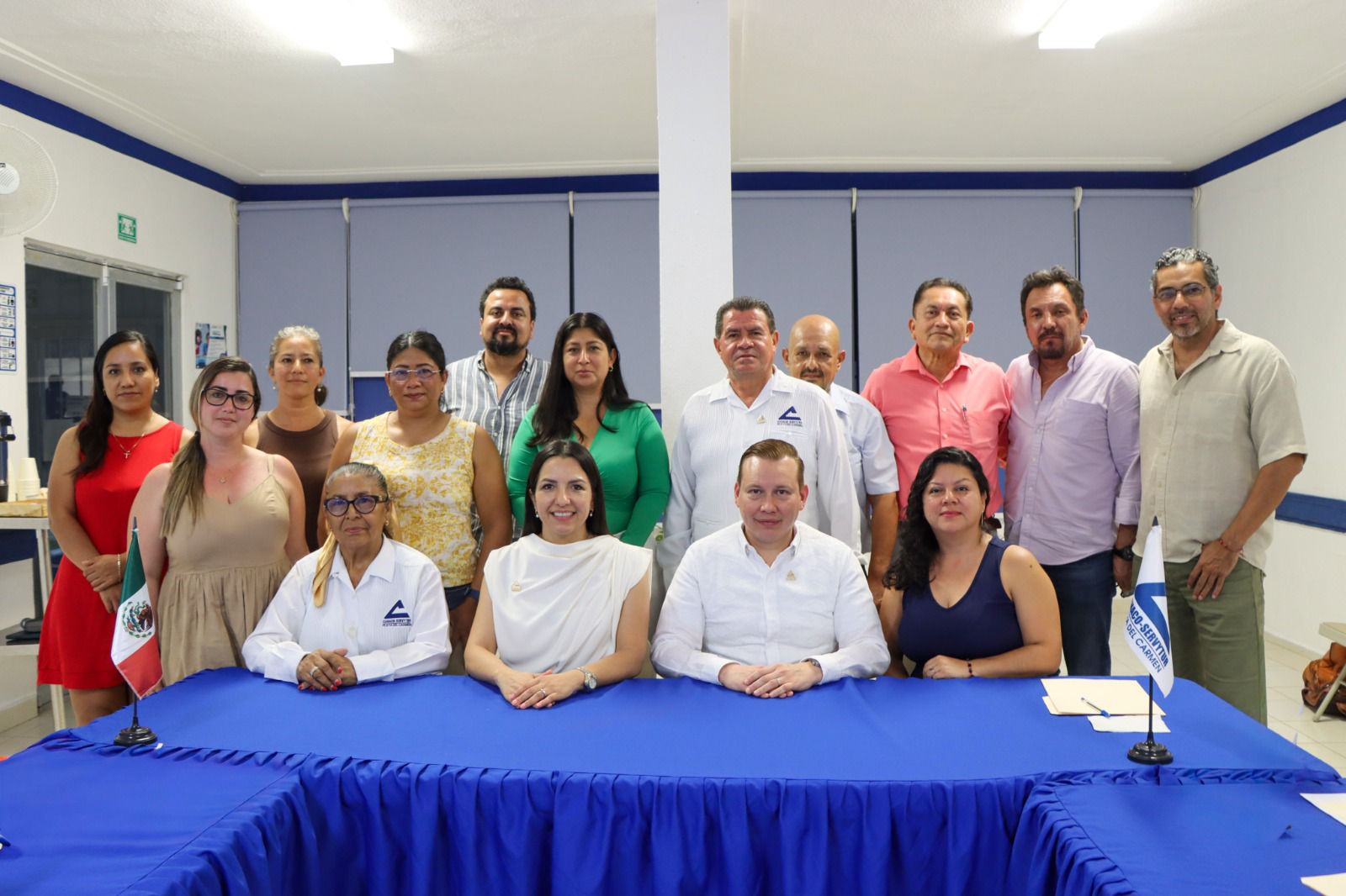Refuerzan seguridad con comerciantes en Playa